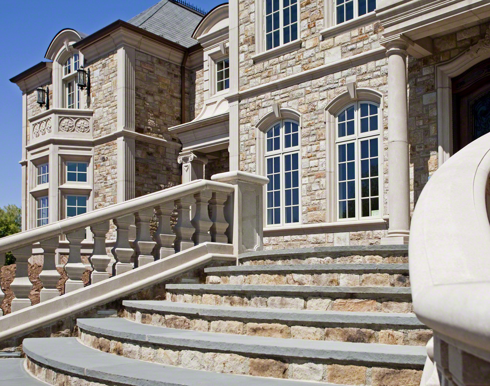 Luxurious Manor House